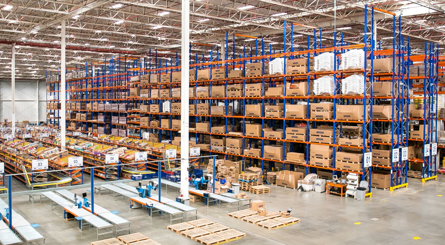 Sistemas de Armazenagem Logística e Industrial - Longa Industrial